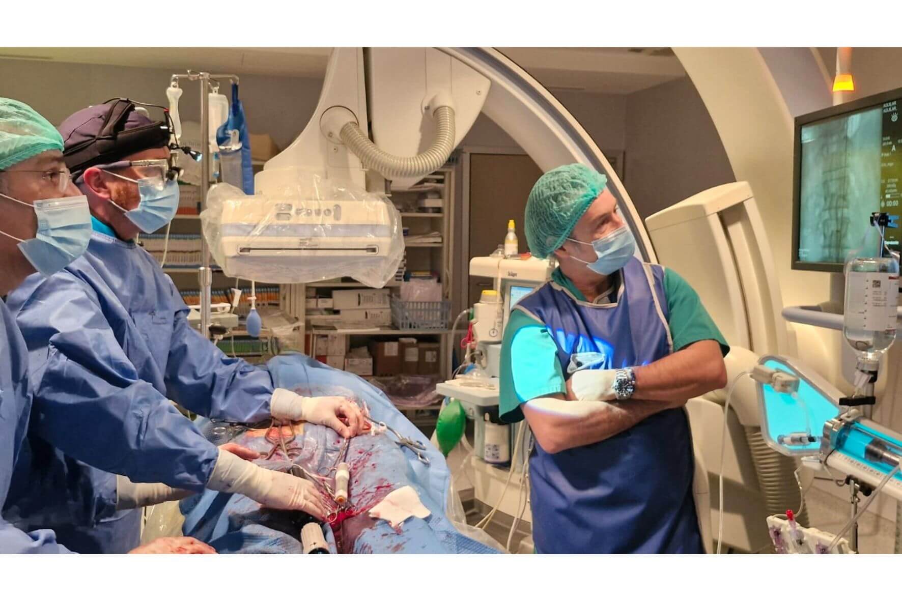 El Hospital realiza con éxito una cirugía endovascular pionera para ...